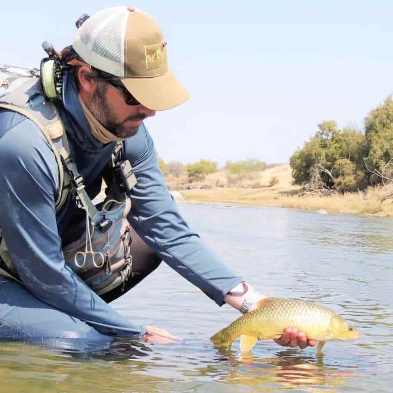 Complete Guide to Fly Fishing with the Clouser Minnow (Setup, Fish, and Tie) - Guide Recommended
