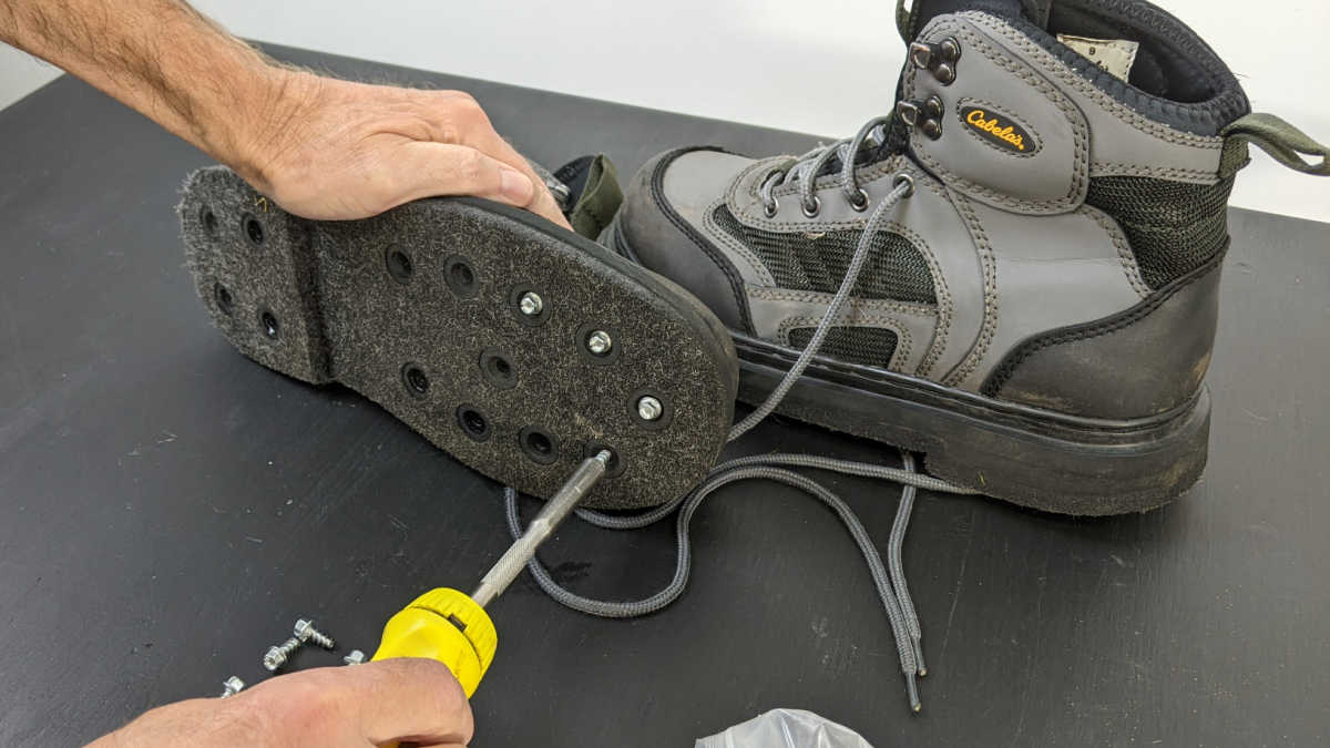 Cabela's Ultralight Felt Sole Wading Boots Review - Guide Recommended